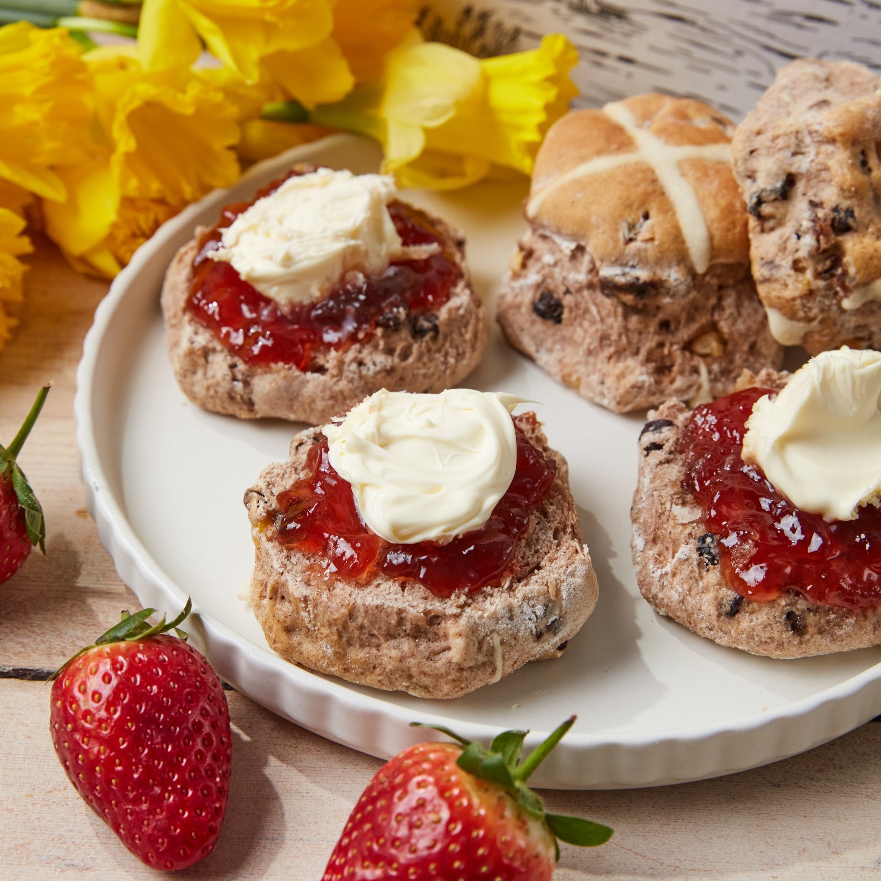 The Hot Cross Scone Cream Tea Hamper – The Cornish Company